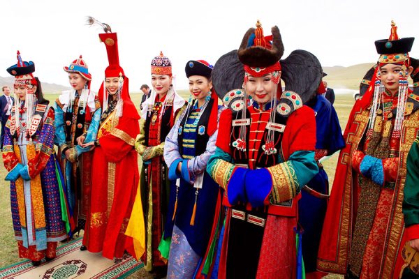 Mongolia Traditional Costumes - 5 Interesting Items