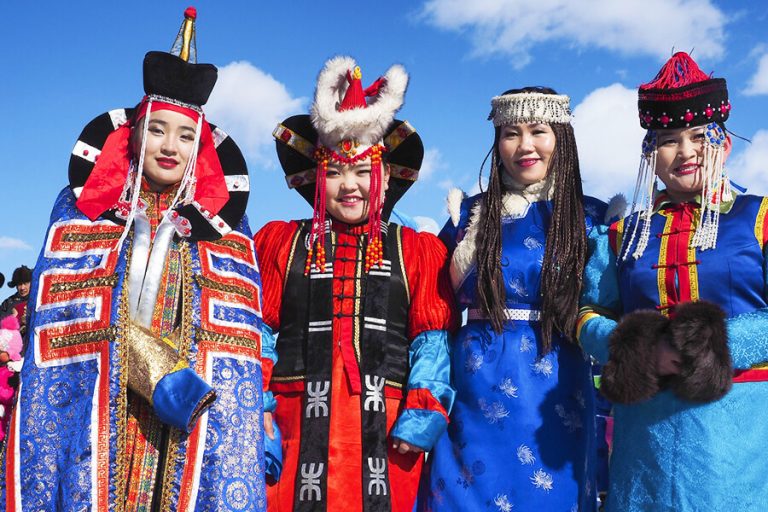 Mongolian Costumes - Top 3 Special Things about Mongolian Costume - Go ...