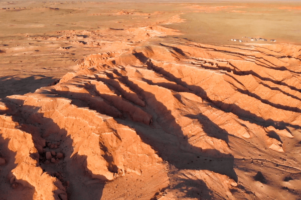 Bayanzag Mongolia | A Guide to The Flaming Cliffs in Gobi Desert - Go ...