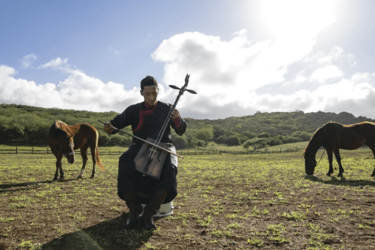Morin Khuur | A Guide to Mongolian Horsehead Fiddle Instrument - Go ...